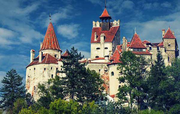Castelul Bran unul dintre locurile pe care trebuie să le vezi